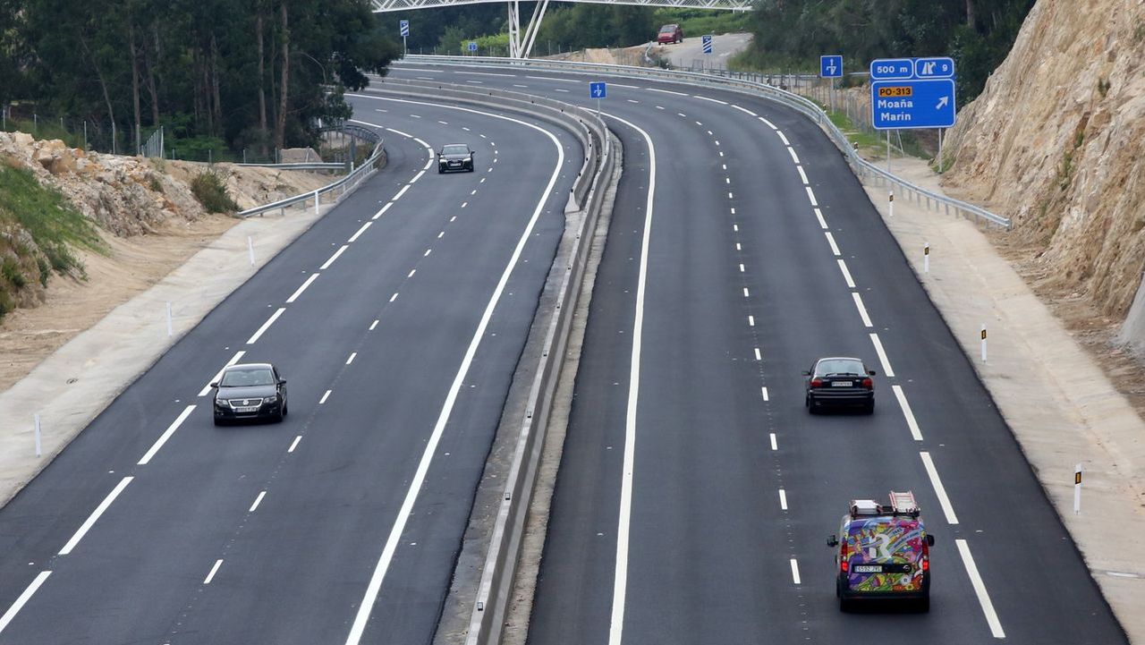 900 coches menos al día en la autovía de O Morrazo por la carestía del ...