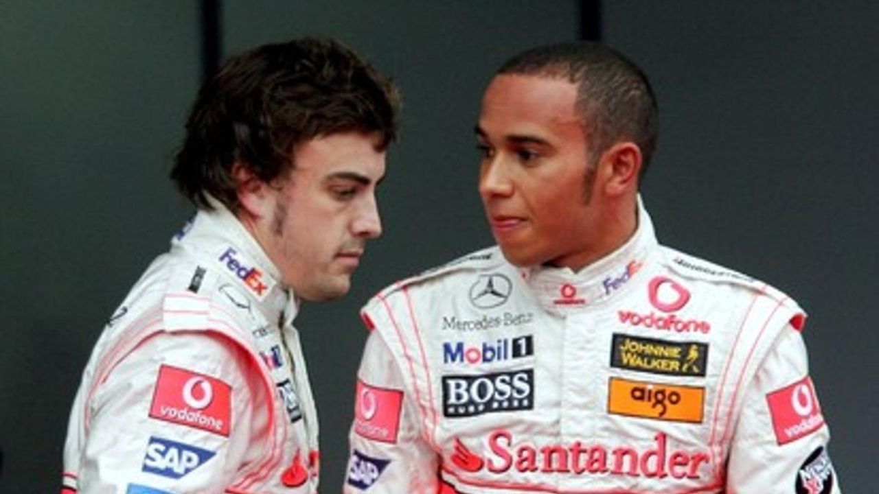 Un ex de McLaren reconoce que Ron Dennis favoreció a Hamilton en su ...