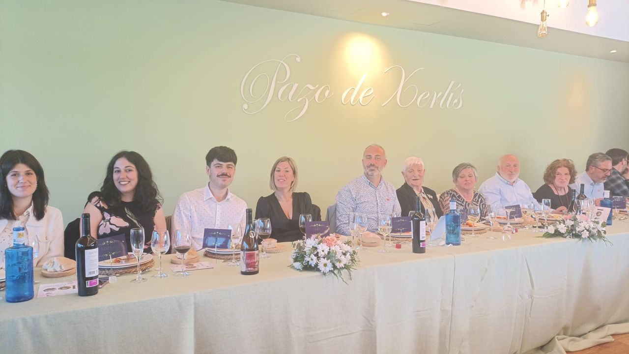 Un brindis y un centenar de invitados para celebrar los 100 de María Chao