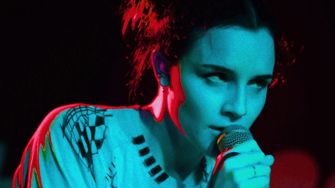 La música y actriz Rizha presenta el disco «Outside»