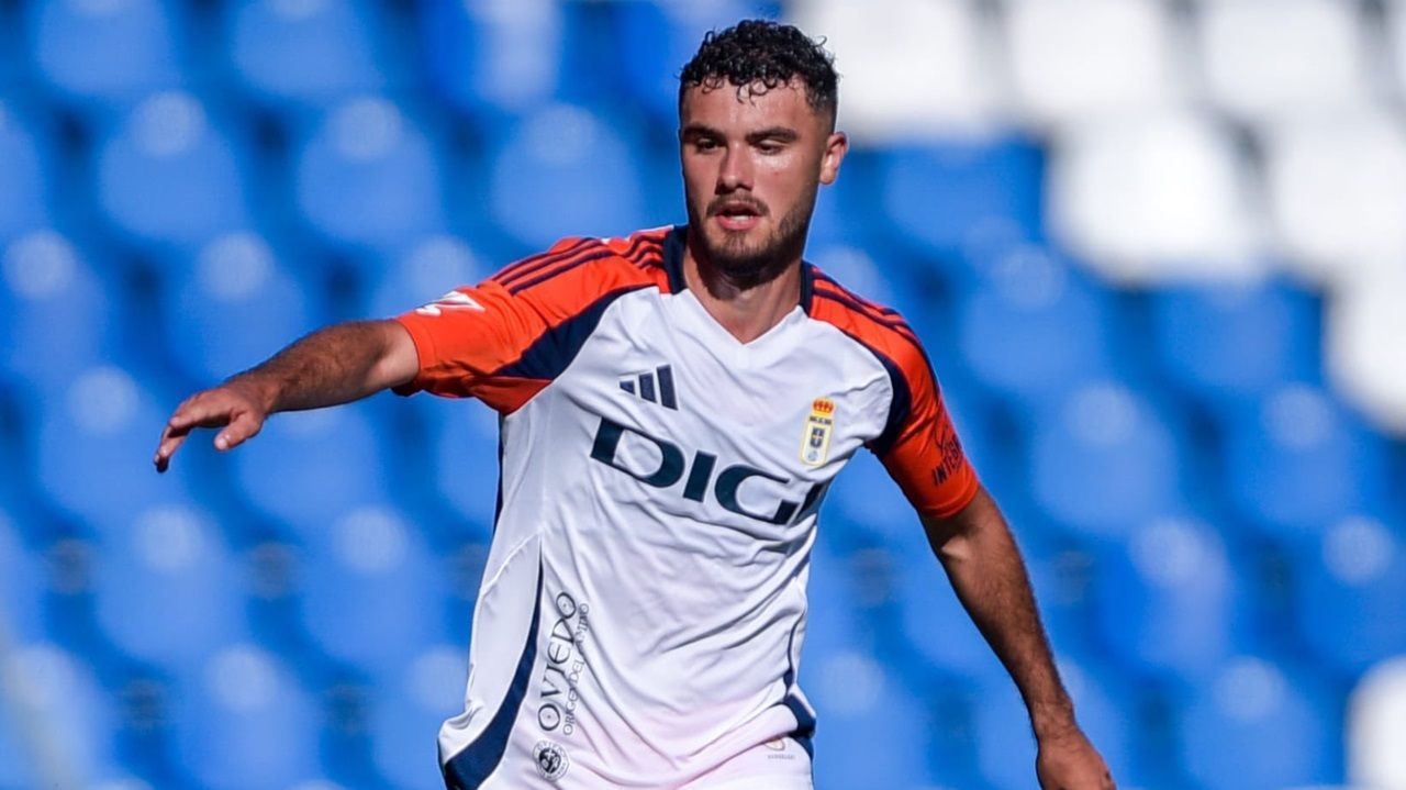 Álex Cardero: «No quiero pensar en nada más que estar aquí en Oviedo»