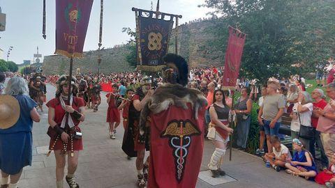 Arde Lucus, gran desfile y circo nocturno