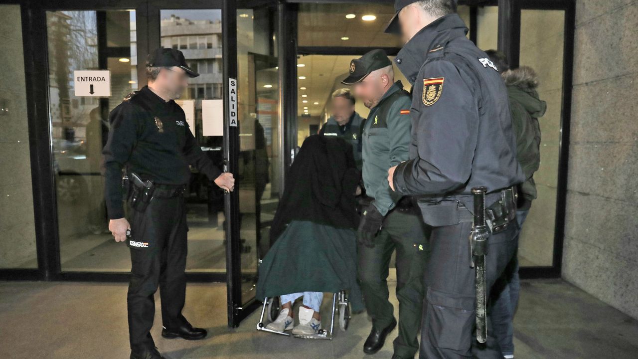La jueza valora si envía a prisión al detenido por el crimen machista de Baiona tras haber sido ...