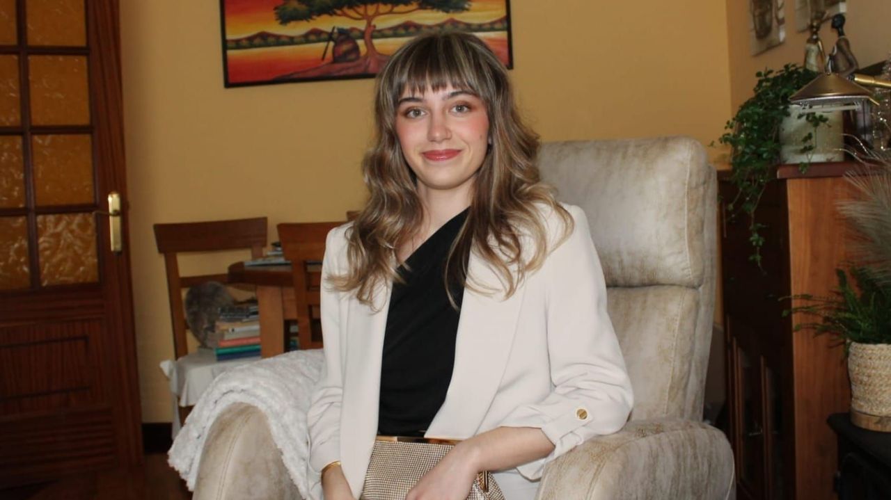 Alba Fernández, 13,3 en la ABAU: «En el futuro me veo de diplomática en ...