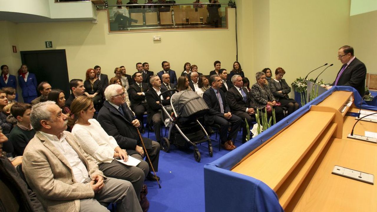 Narón reconoce la trayectoria de Megasa, Tranvías de Ferrol y el Grupo ...