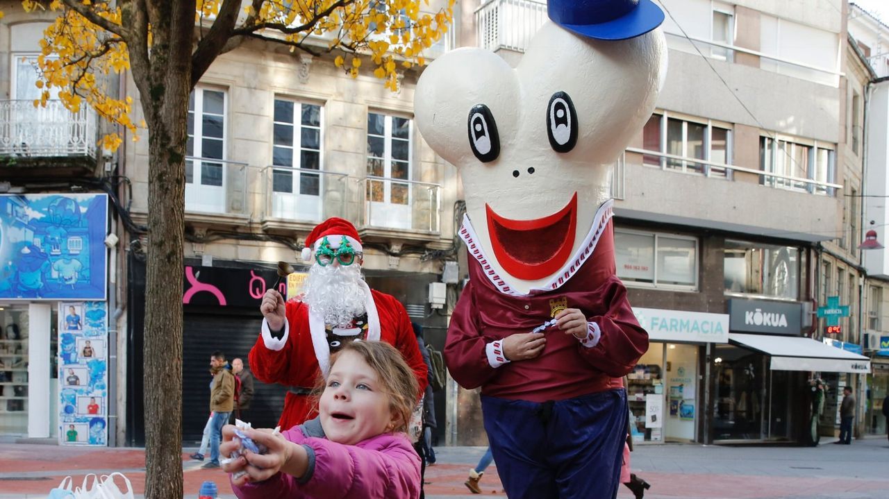 El idilio de David Broncano con Roelio, la mascota del Pontevedra CF ...