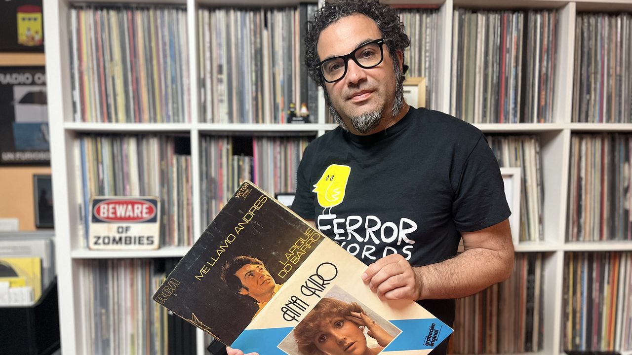 Fernando F. Rego, escritor: «Ana Kiro é a raíña, Juan Pardo o xefe, e Andrés do Barro merece as ...