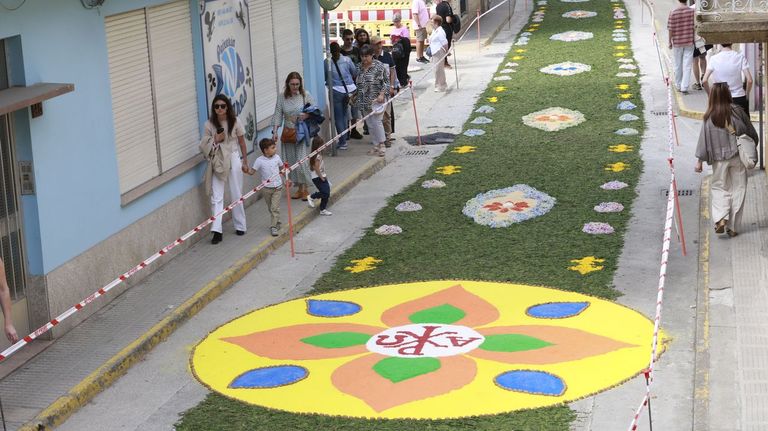 El vestido multicolor de Ares: «Este año ha habido muchísima gente ...