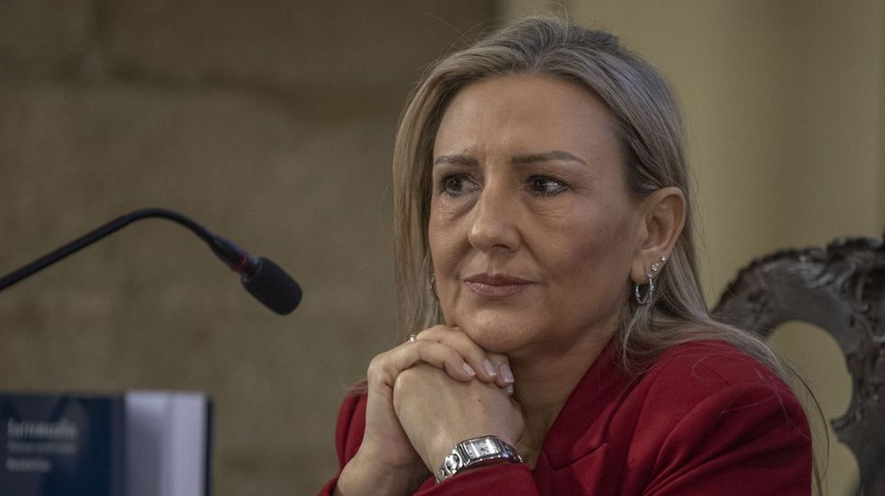 Pesar en Santiago polo pasamento de María Cores