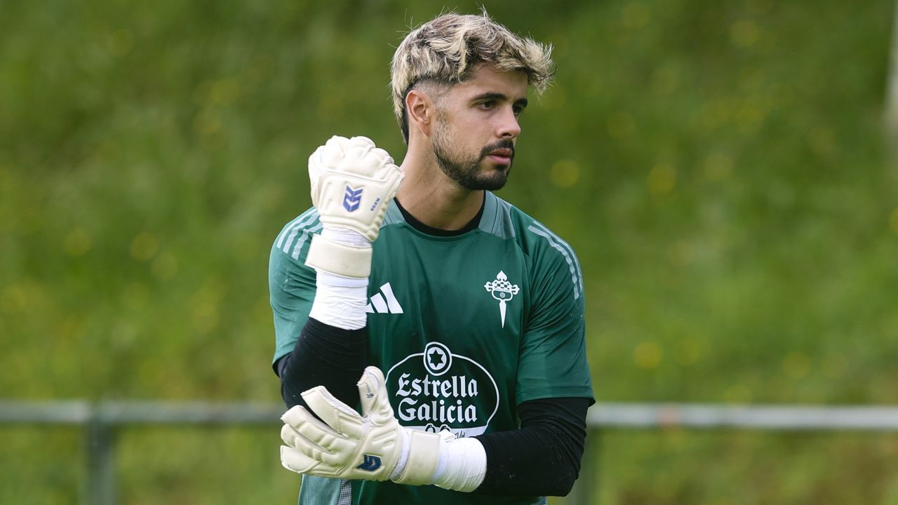 Jesús Ruiz, el guardián del arco del Racing de Ferrol: «Mi padre no me dejaba ser portero»