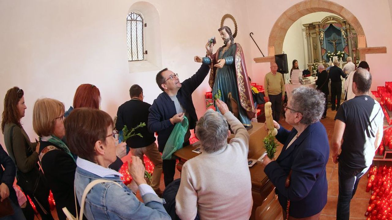 San Lázaro abre con un lleno en Noia la agenda de las romerías