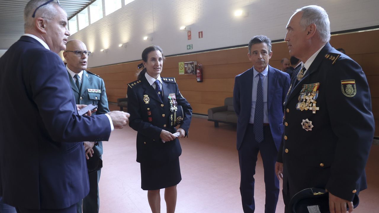 Nuria Palacios, nueva jefa de la Nacional en Santiago: «En la Policía ...