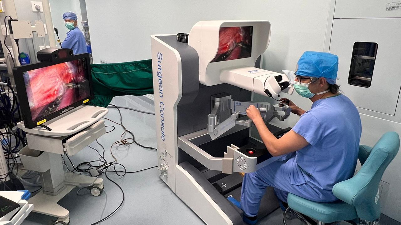 González Rivas estrena Shurui, el robot que abre una nueva revolución ...