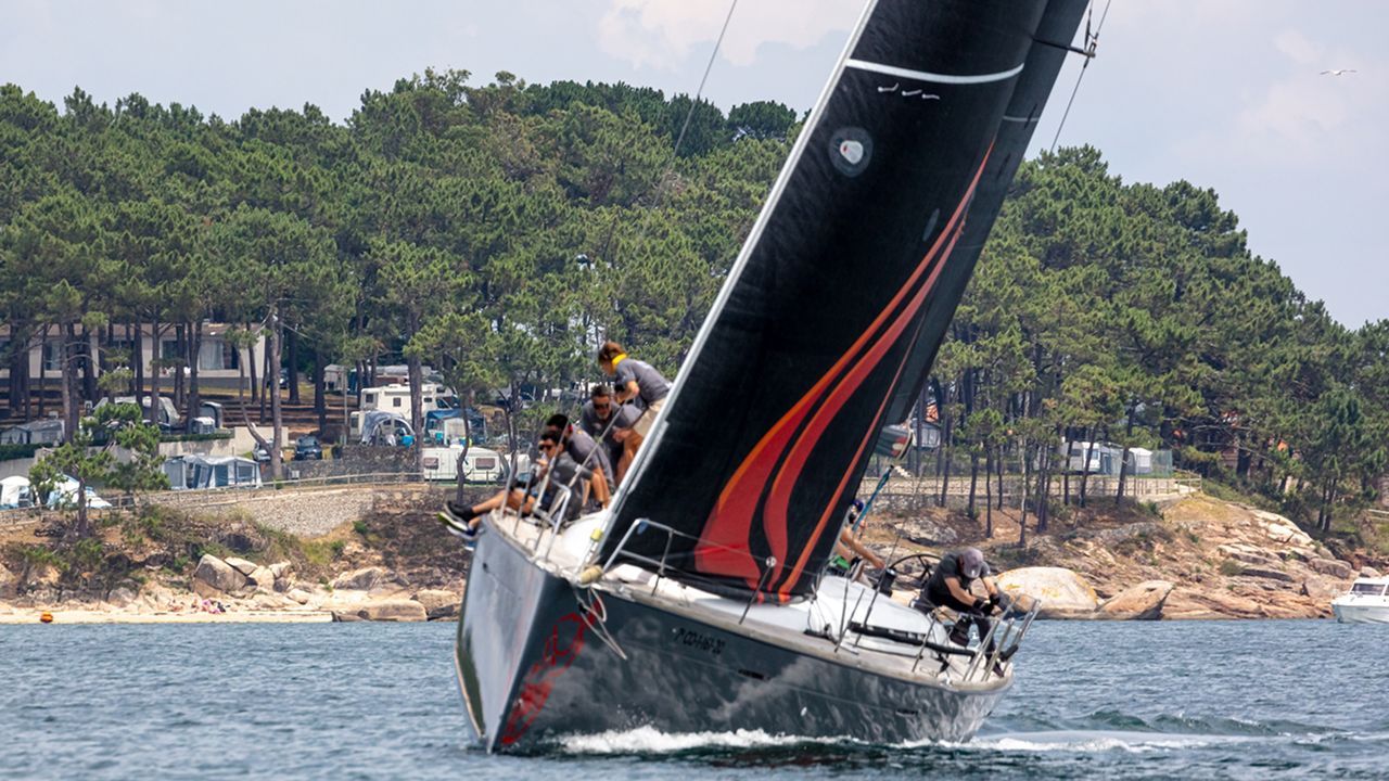 Corsario, Cinco Islas Albariño y Orión triunfan en la Regata Frinsa