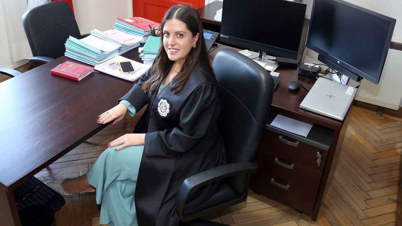 Una Jueza Que Se Estrena En El Pueblo En El Que Nació