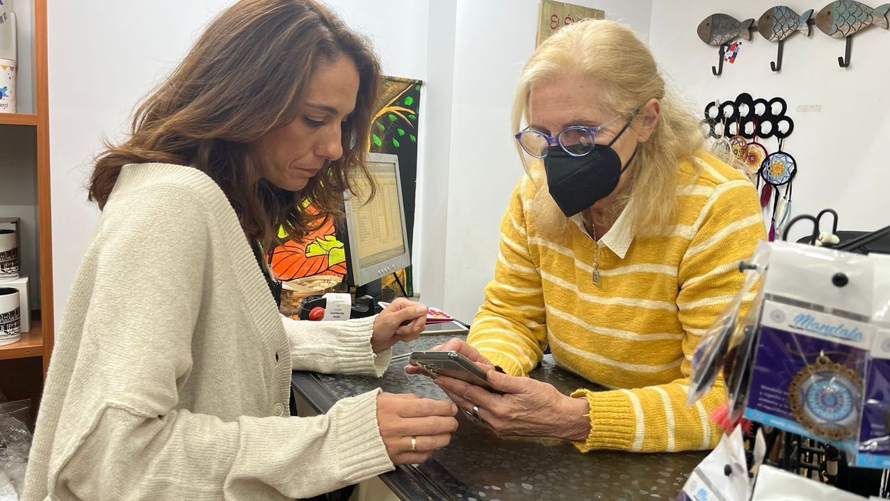 El WhatsApp municipal de Sada ofrece a los vecinos línea directa con el ...