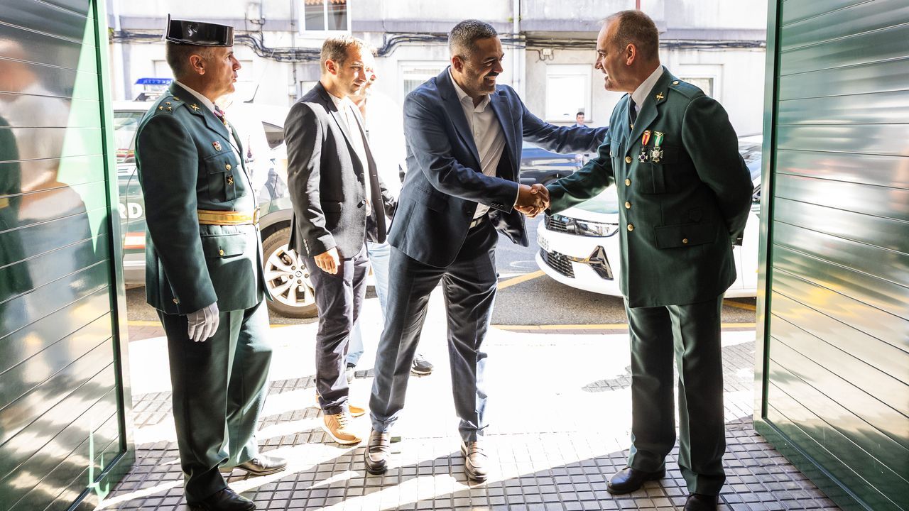 Daniel Pérez debutó como nuevo alcalde carballés en los actos del Pilar