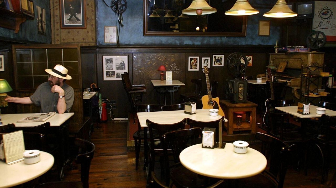 Ourense se despide de dos locales míticos, el restaurante O Roupeiro y ...