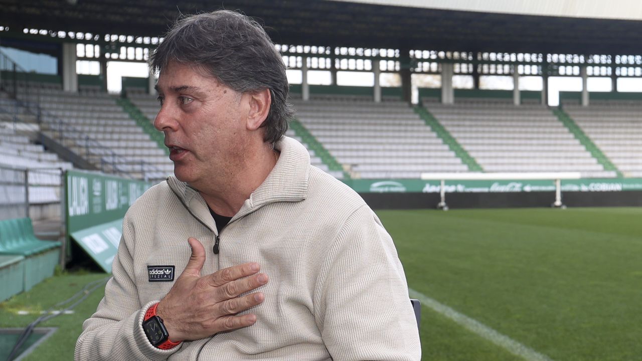 Alejandro Menéndez: «La alineación que pongo siempre es la mejor»