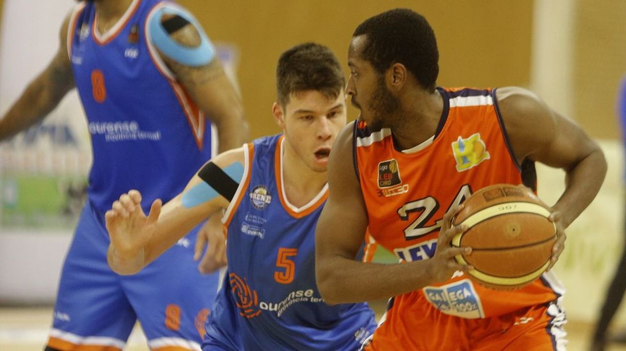 Bocadillo y autobús para acompañar al Básquet Coruña