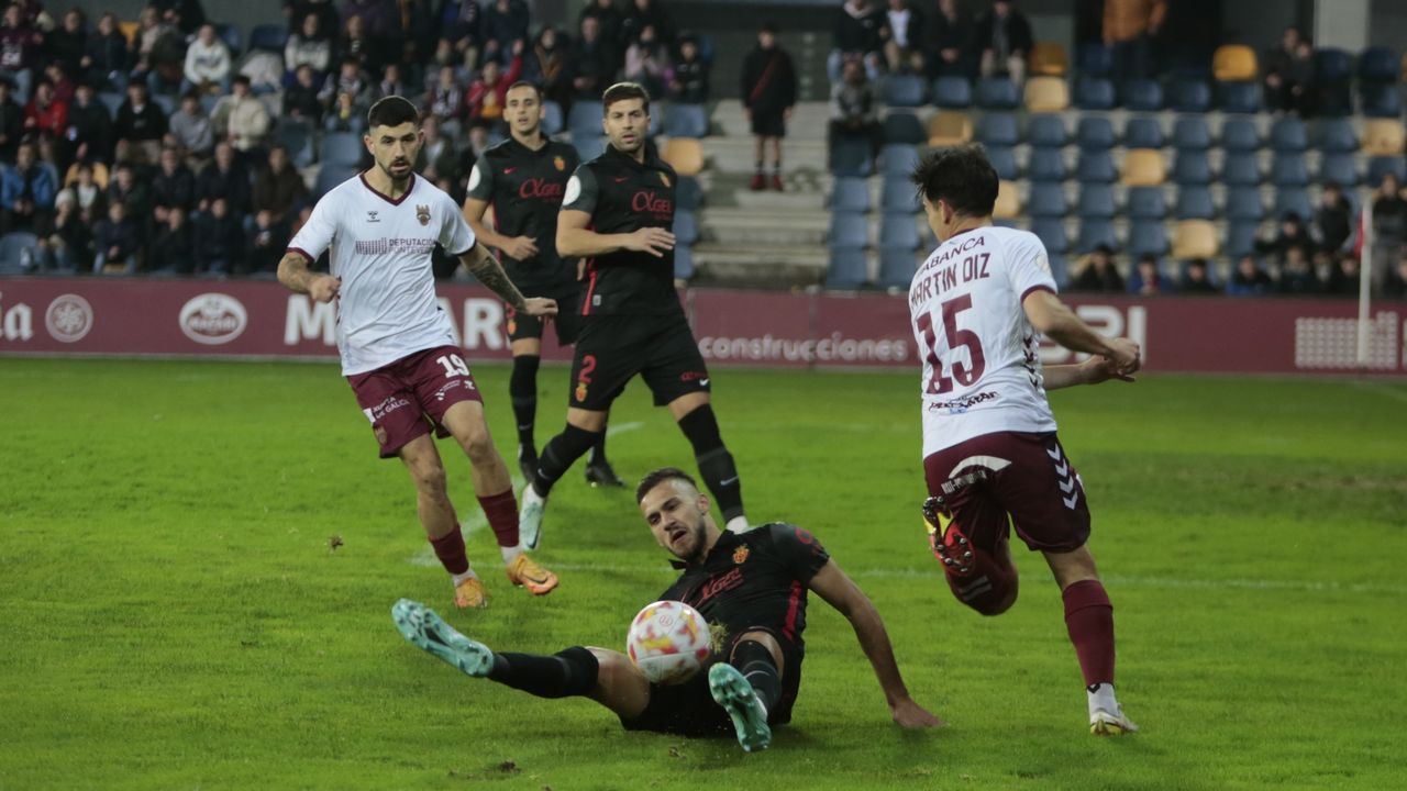 El Mallorca tuvo que «roelo» en Pontevedra (0-2)
