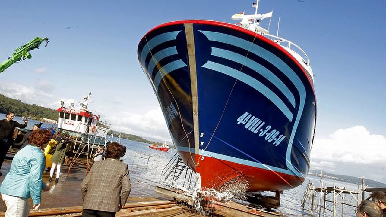 O barco feito en Boiro que leva dentro o mellor de Galicia