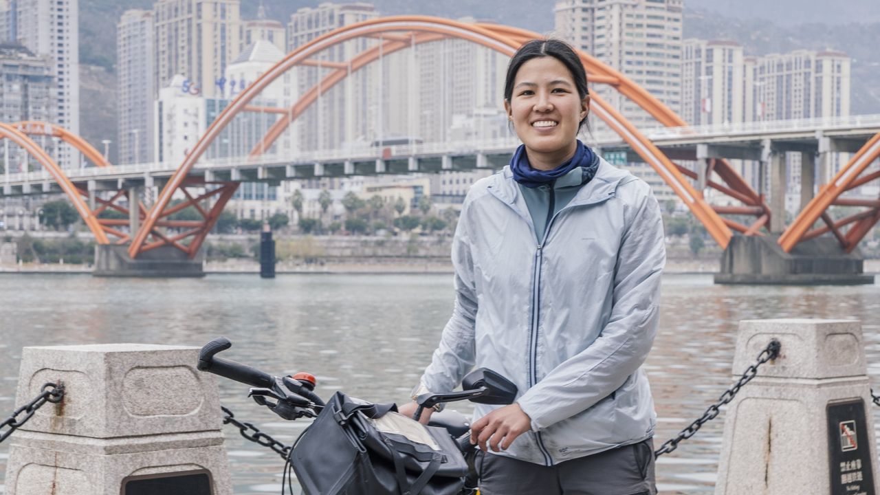 Sara Qiu, de Zaragoza a su país de origen en bici: «Me llevó dos años ...