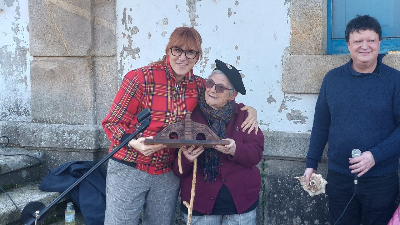 Láncara entrega a Sés o premio Ramón Piñeiro Facer País: «Falar dela é ...