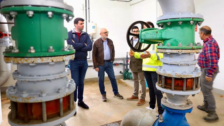 A Estrada mejora la red de agua con la instalación de contadores en ...