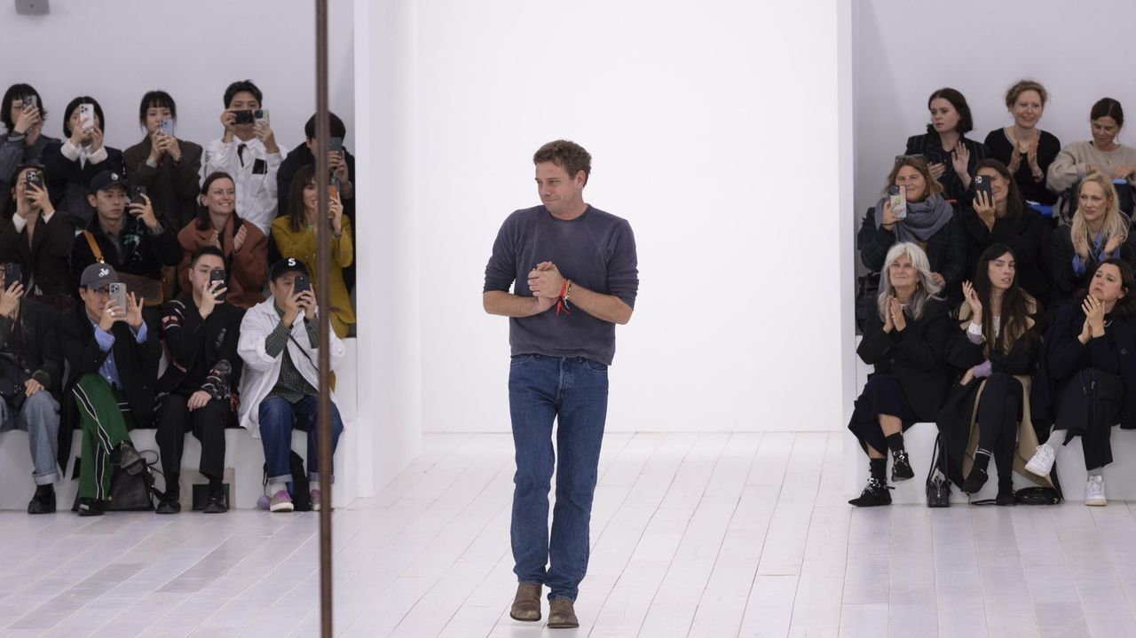 Loewe anuncia la marcha de su director creativo, Jonathan Anderson
