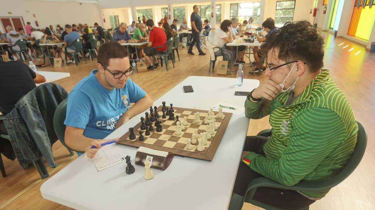 Carballo, todo un espectáculo en tableros de ajedrez