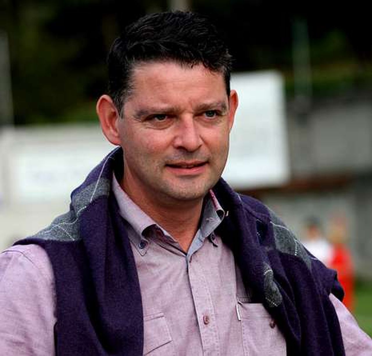 Ricardo Serrano regresó al club en un momento histórico