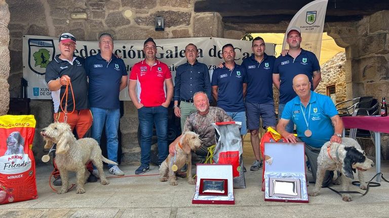Lor ganó el campeonato gallego de perros de rastro de jabalí