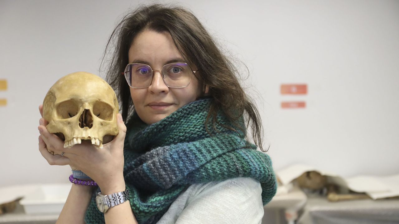 Olalla López Costas: «Llevo diez años en la USC y no sé si podré seguir ...