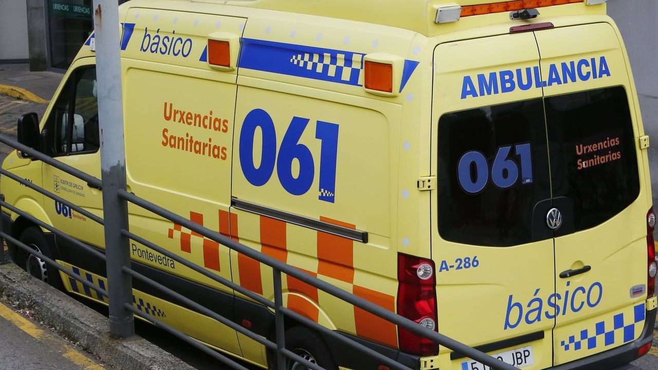 Galicia extenderá el modelo de ambulancias del 061 con personal de enfermería