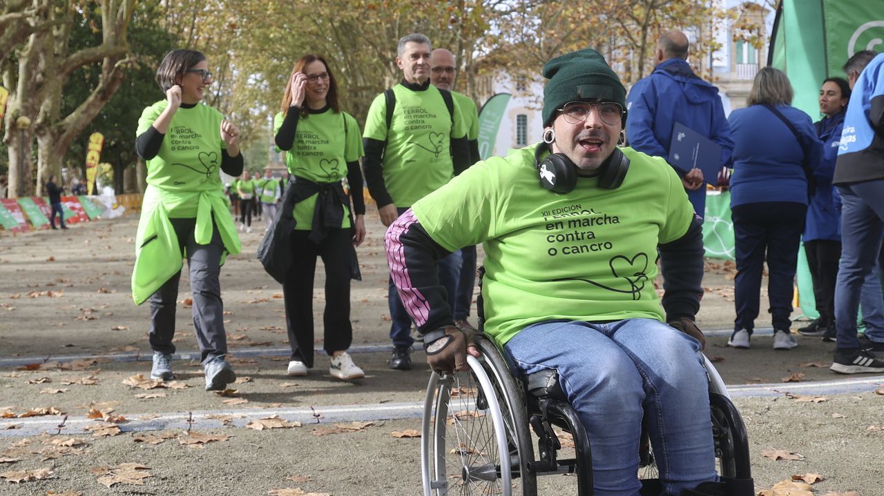 Mario Becerra, el «tiktoker» ferrolano en silla de ruedas: «Las ...
