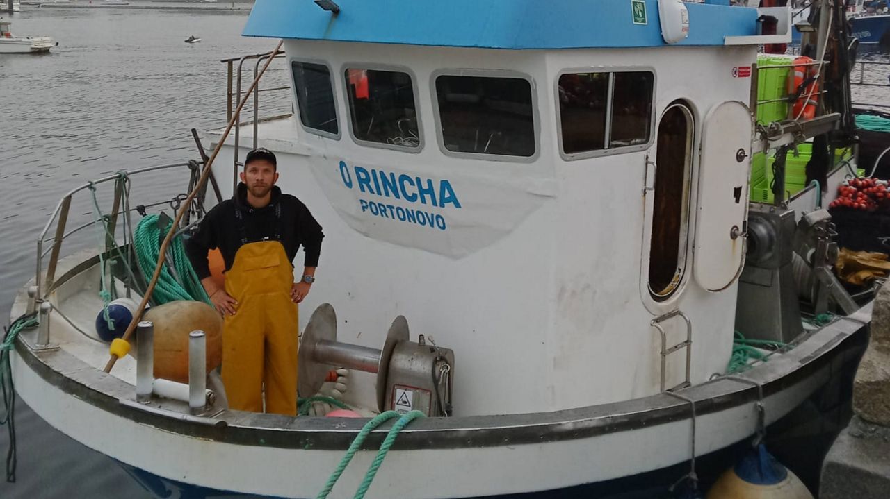 El herrero ruso afincado en Ourol cumple su sueño y se embarca como ...