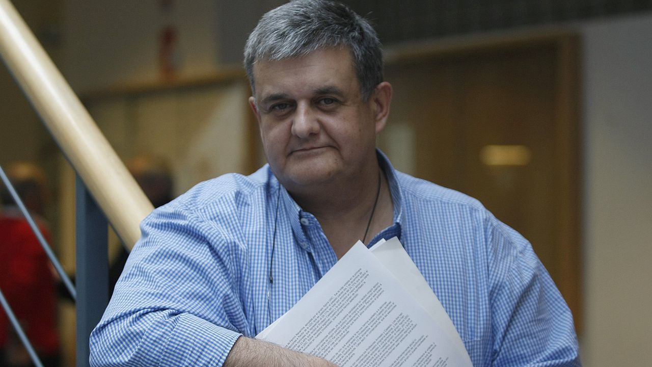 Fermín Navarrina defiende sus motivos para dirigir la UDC: «Las formas ...