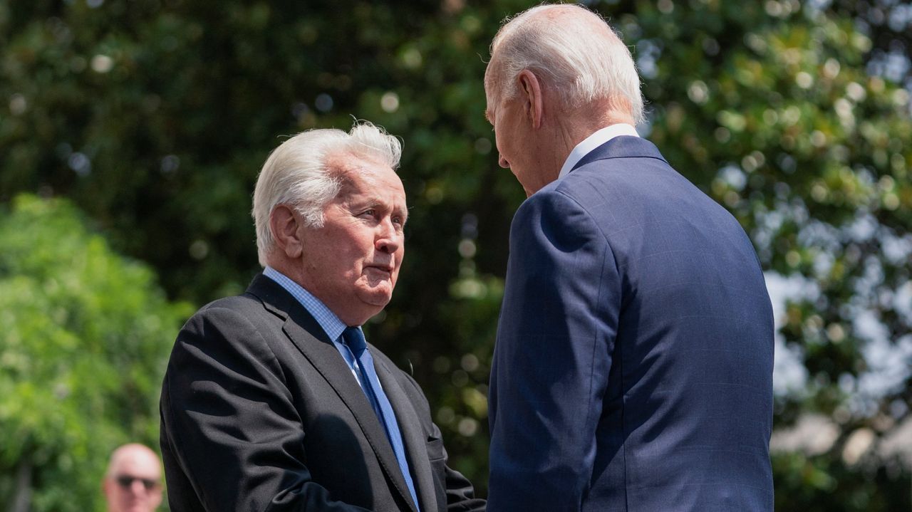 El presidente Bartlet regresa para celebrar los 25 años de «El ala ...