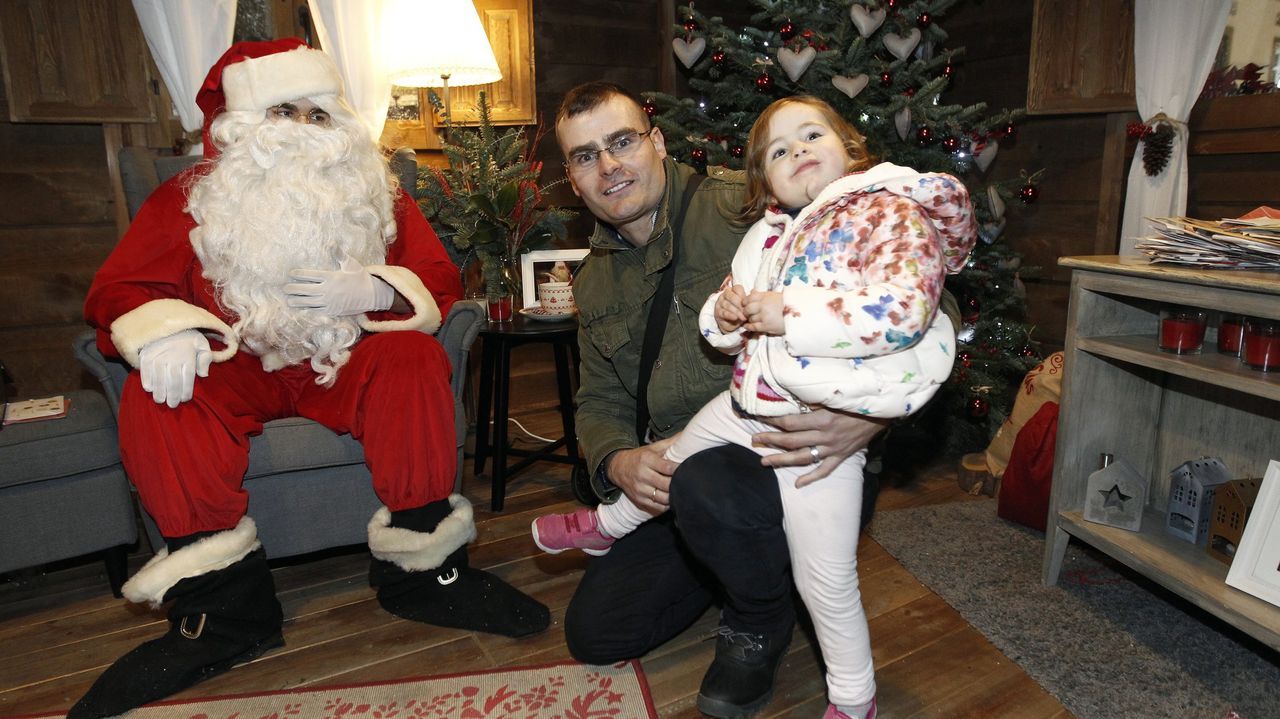 Papá Noel y el paje real de la Navidad de Vigo tendrán dispensador de ...