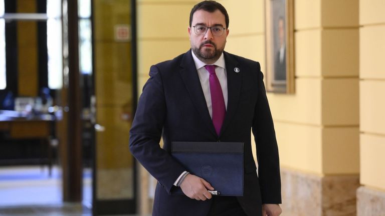 Barbón promete «dar pasos» para favorecer el uso de lenguas propias en ...