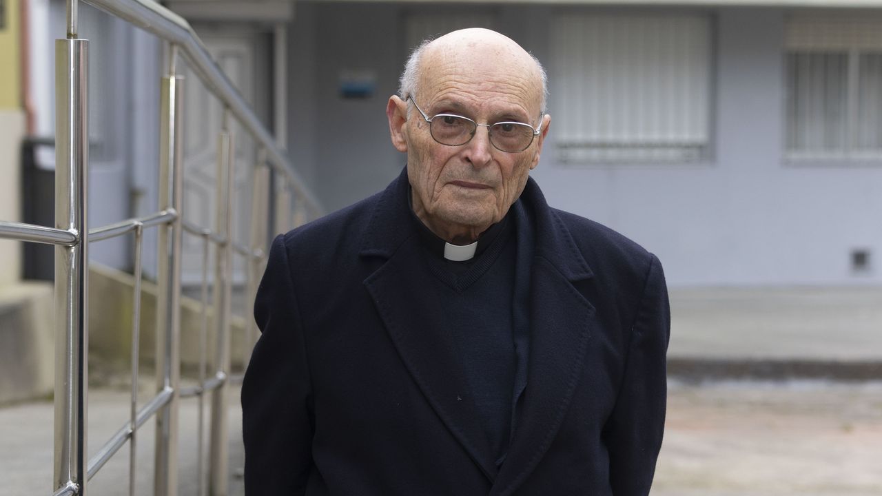 Un homenaje a José Cambón Martínez, arcipreste de Bergantiños