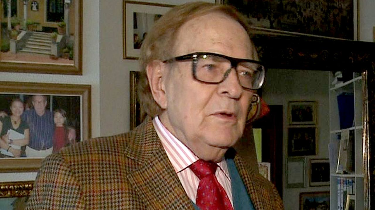 Ramón Tamames, dispuesto a encabezar la moción de censura de Vox contra ...