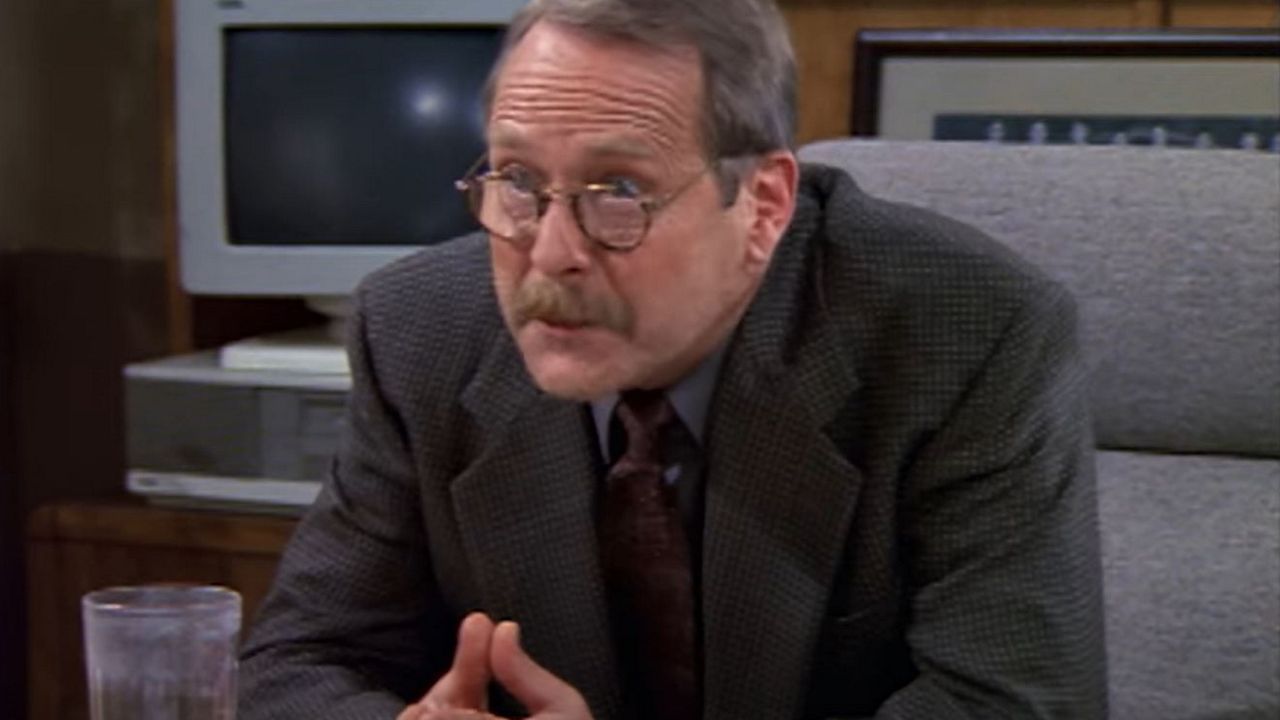 Martin Mull, conocido por sus papeles en «Clue» y «Roseanne», muere a ...