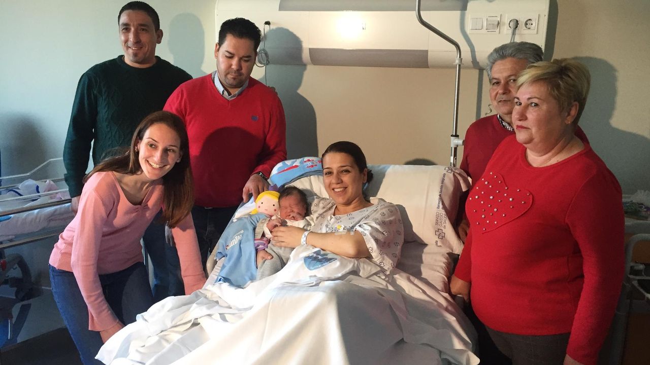 Yisela, tercera gallega del año y primer bebé de Vigo