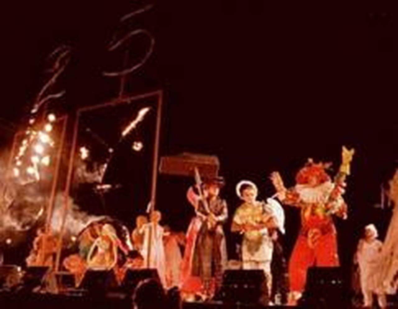 Els Comediants casan la cultura oriental y mediterránea en «Bi», su ...