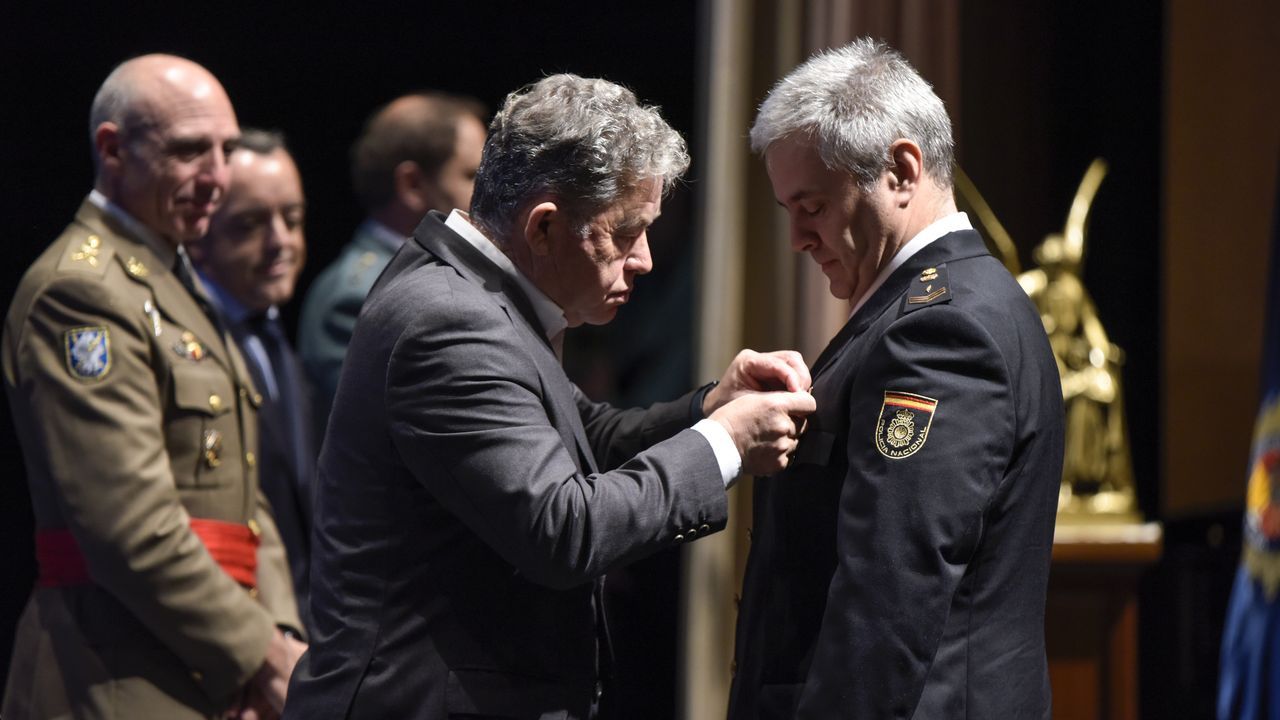 Lores, al comisario: «A prioridade en Pontevedra son as persoas e non ...