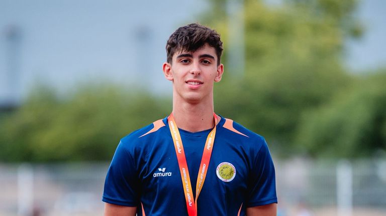 Álex César debutará con España en el Campeonato Iberoamericano tras su ...