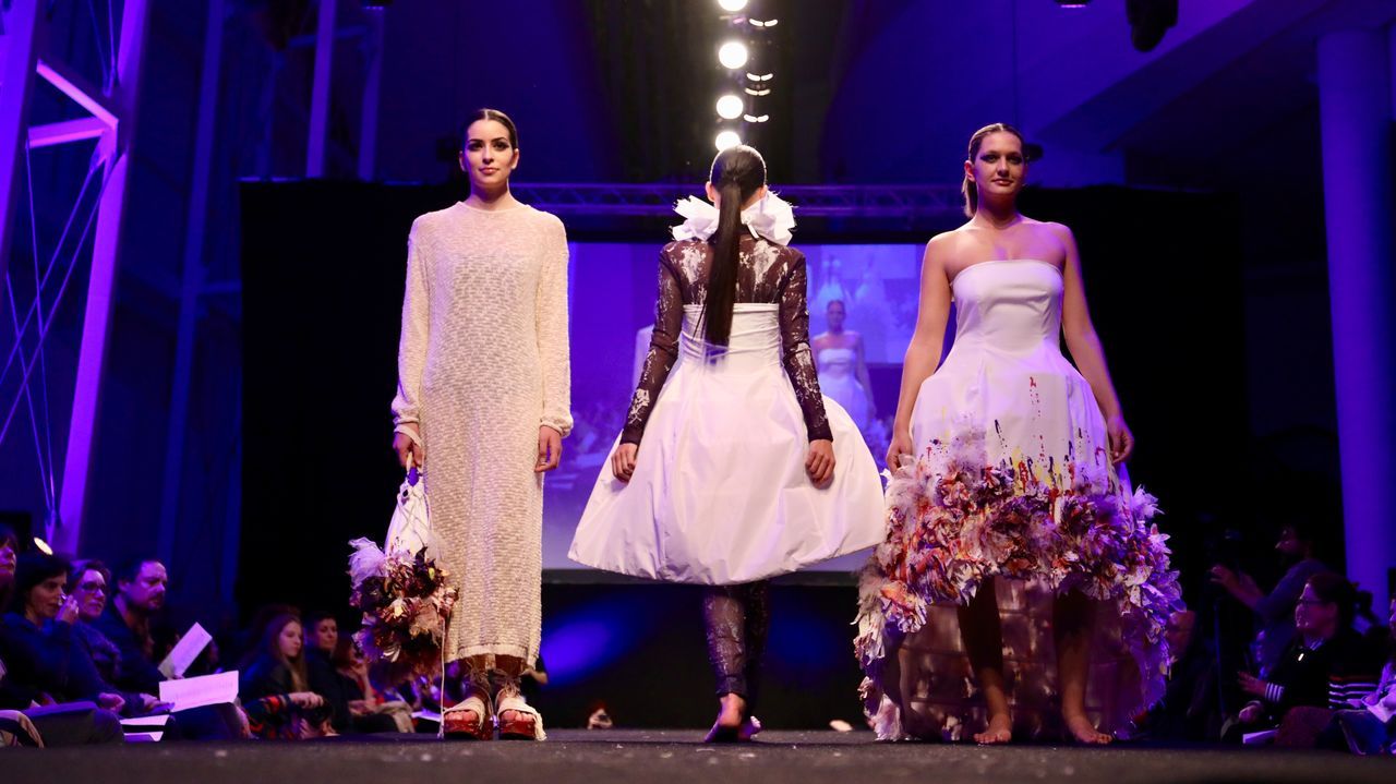 Las gemelas Siyi y Sixing Yu ganan el desfile Despunte de la Escola ...