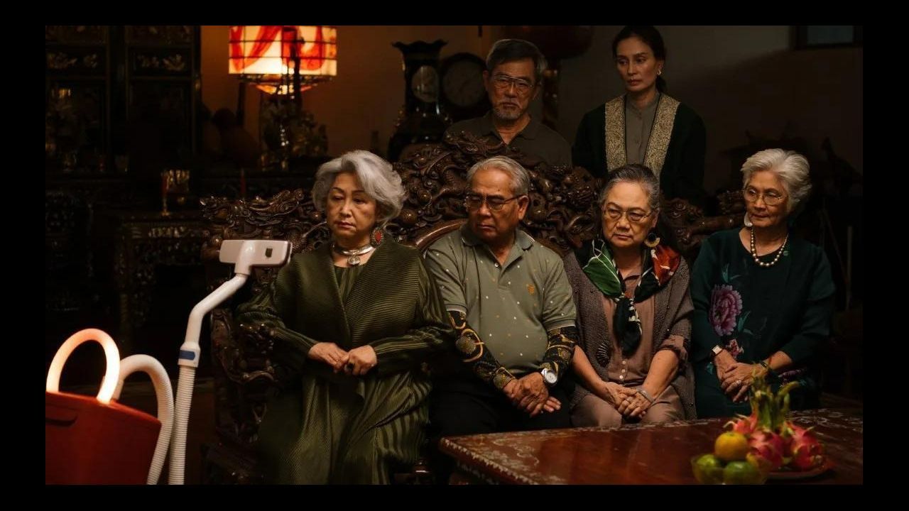 «La hermanastra fea», un «body horror» que retuerce el clásico «La ...
